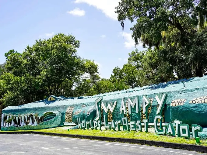 Talk about a toothy grin! Christmas, Florida's Swampy proves that in the Sunshine State, even the roadside attractions have serious bite.