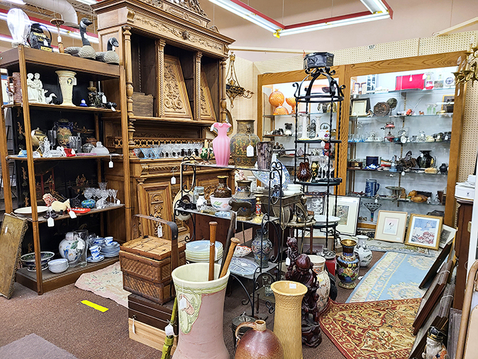 Jar-dropping display! This collection of ceramics and glassware is enough to make your grandmother swoon and your kitchen cabinets beg for mercy.