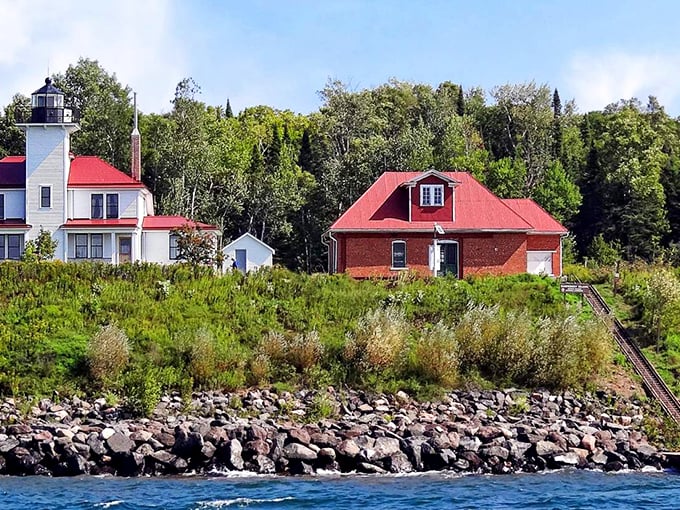 Island-hopping, lighthouse style! The Apostle Islands serve up a buffet of beacons for lighthouse lovers.