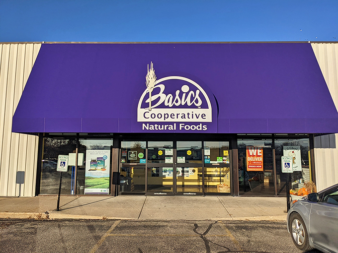 Eco-warrior pit stop! Fill up on green goodness and local flavors at this community-powered food haven.