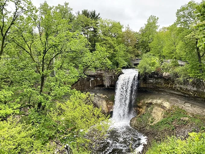 Minnehaha Falls: Where urban meets oasis in a spectacular splash! It's like finding a tropical getaway in your own backyard.