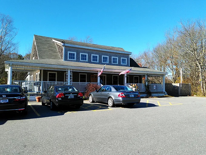 Comfort food central! This charming spot serves up nostalgia with a side of modern flair.