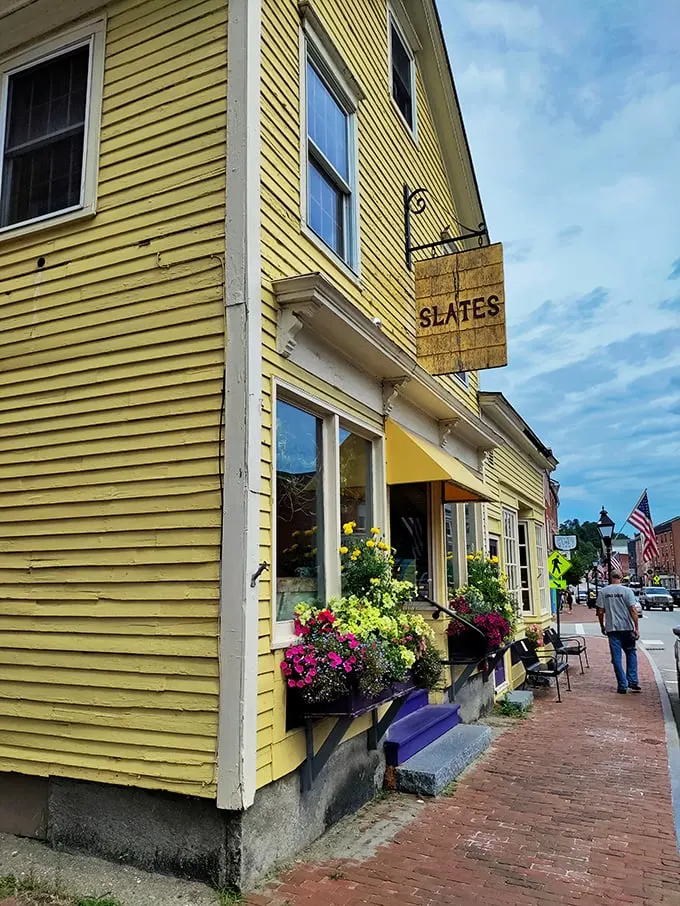 Where comfort meets creativity. Slate's serves up a slice of small-town charm with big-city flavor.