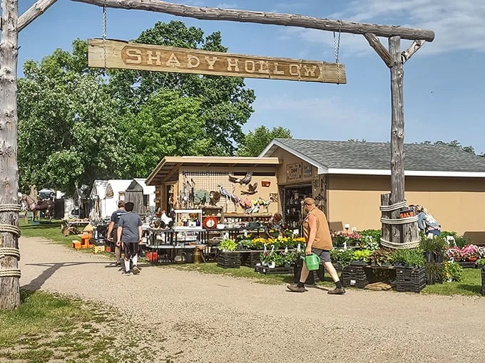 Welcome to wonderland! Shady Hollow Flea Market is where your grandma's attic meets Aladdin's cave, with a sprinkle of Minnesota nice.