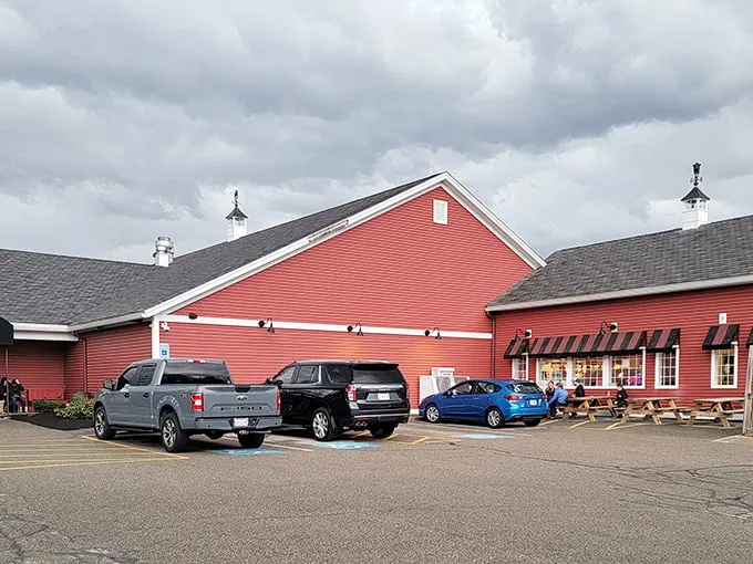 Red, rustic, and ready to rumble! This barn-like beauty houses a carnivore's paradise that'll make your taste buds do a happy dance.
