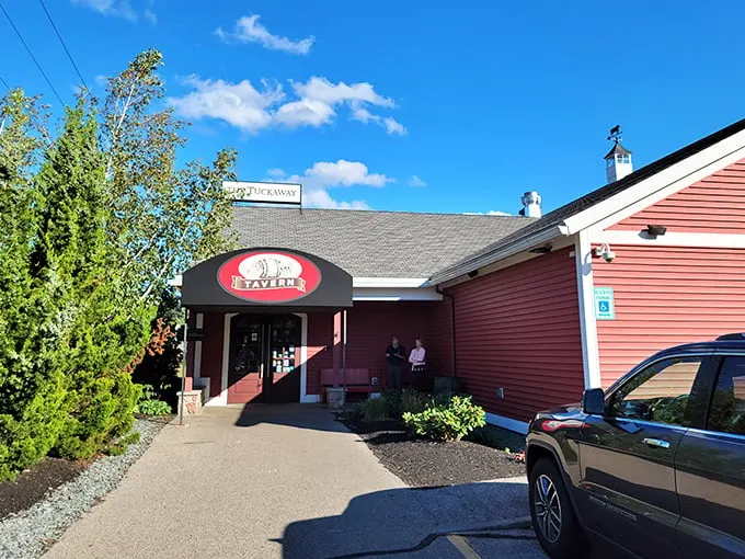 Red, rustic, and ready to rumble! This barn-like beauty houses a carnivore's paradise that'll make your taste buds do a happy dance.
