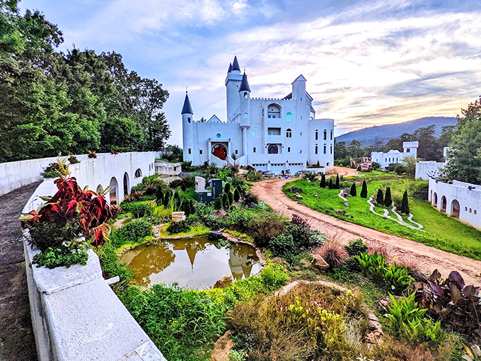 A castle in Georgia? You're not hallucinating! Uhuburg stands proudly against the backdrop of lush mountains, like a fairytale come to life in the heart of peach country.