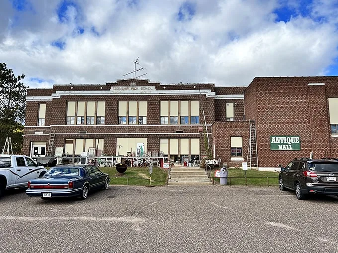 School's out forever, but the lessons in vintage charm are just beginning! This brick behemoth has traded textbooks for treasures, and the playground is now a paradise for antique enthusiasts.