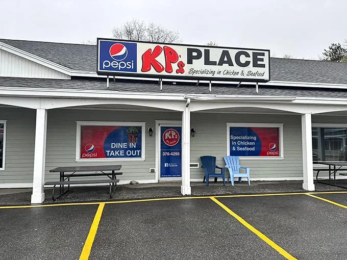 Welcome to KP's Place: Where fried chicken dreams come true and seafood fantasies set sail. This cozy spot in Auburn, Maine is a treasure trove of comfort food delights.