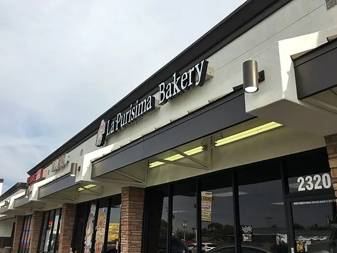 "Welcome to carb heaven!" La Purisima Bakery 2's storefront beckons with the promise of Mexican delights, like a siren call for sweet-toothed sailors.