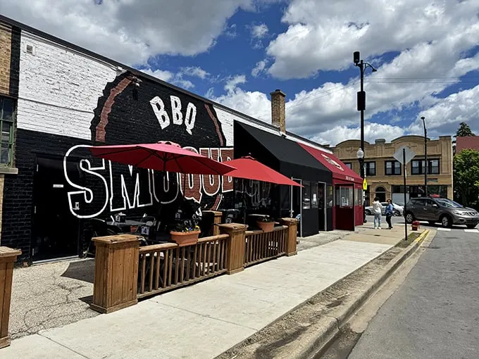 1. the no frills restaurant in illinois with cornbread that locals can't get enough of