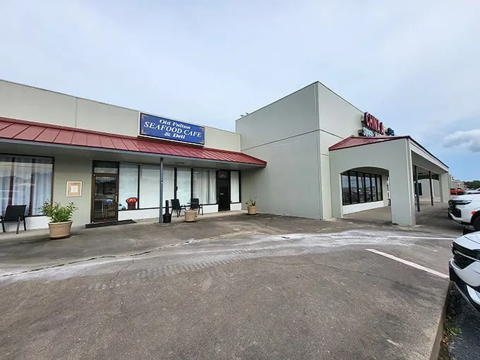 Unassuming exterior, extraordinary flavors! Old Fulton Seafood Cafe & Deli might not win any beauty pageants, but it's what's inside that counts.