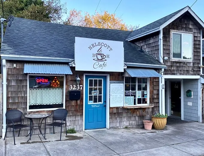 Quaint charm meets culinary magic! This cozy shingle-clad café looks like it was plucked straight from a Norman Rockwell painting, promising comfort food with a side of nostalgia.