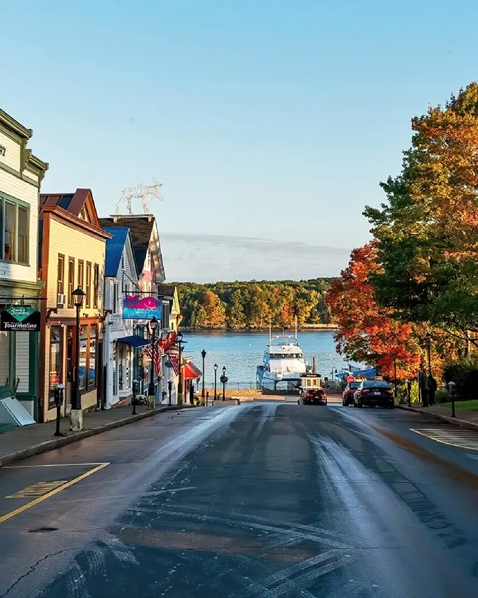 Welcome to Bar Harbor, where even the streets look like they're auditioning for a Norman Rockwell painting. This postcard-perfect scene might just make you forget about your inbox for a while.