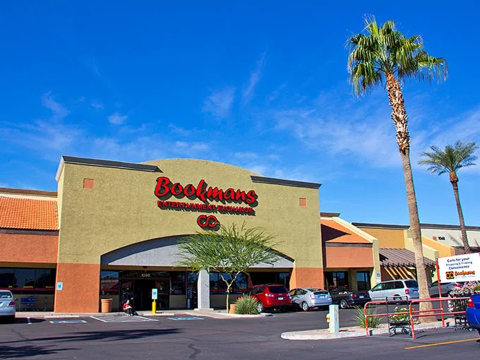 Welcome to Bookmans, where the Arizona sun meets literary fun! This desert oasis of knowledge beckons bookworms and pop culture enthusiasts alike.
