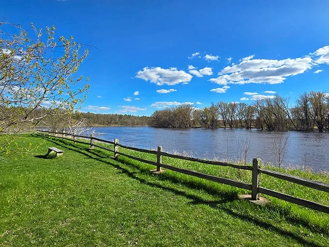 Crow Wing invites you to skip along, whistling a merry tune.