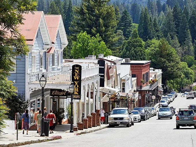 Step into a time warp! Nevada City's main street is like a Hollywood set for a Western, minus the tumbleweeds and showdowns at high noon.