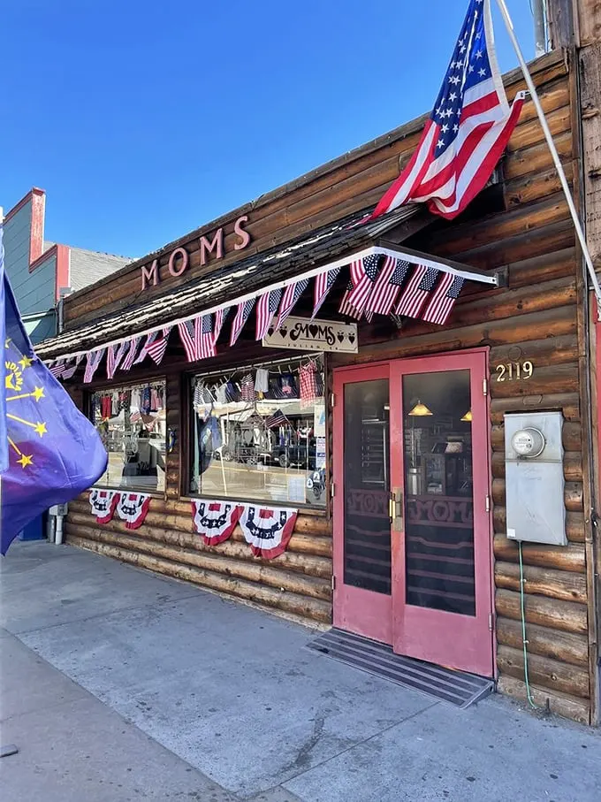 Stars, stripes, and pies! Mom's Pie House stands proud, a rustic slice of Americana that's as inviting as the scent of freshly baked apples.