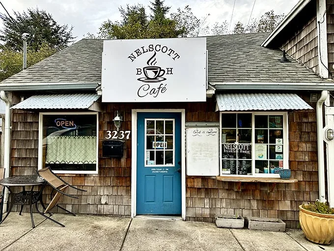Quaint charm meets culinary magic! This cozy shingle-clad café looks like it was plucked straight from a Norman Rockwell painting, promising comfort food with a side of nostalgia.