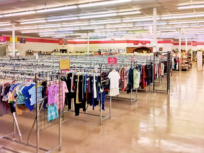 A sea of clothes, a forest of hangers – navigating this fashion labyrinth is an adventure worthy of Indiana Jones.