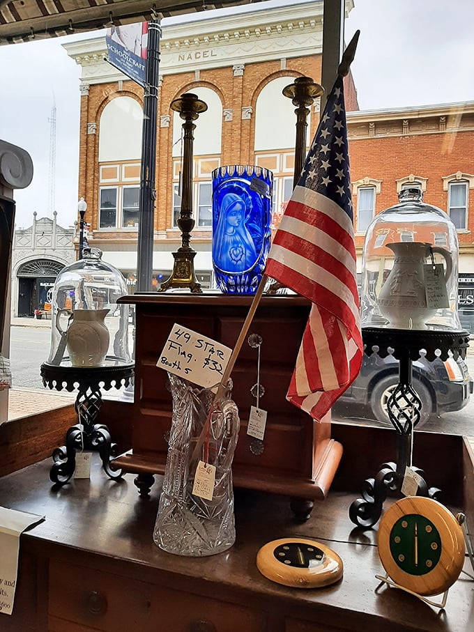 Window shopping with a view! This display is serving up a slice of small-town Americana with a side of vintage allure.