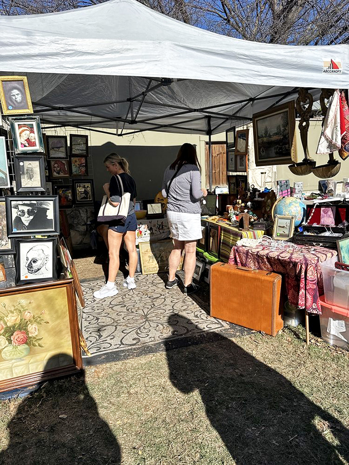 Outdoor treasure hunting at its finest – where one person's trash becomes another's conversation starter.
