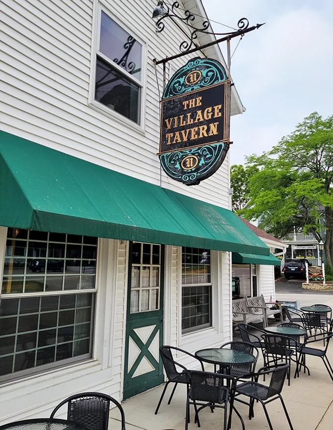 Al fresco dining, small-town style. These outdoor tables are perfect for people-watching and pretending you're in a Hallmark movie.