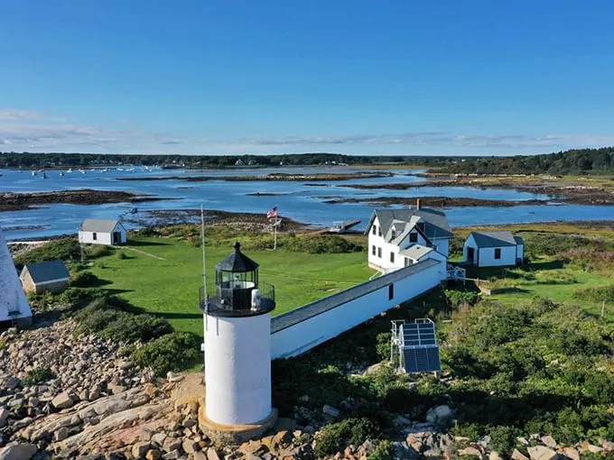Goat Island Lighthouse: Where 'working from home' meant something very different in the 1800s. No goats included.