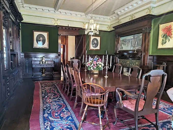 Dinner is served! This dining room's seen more fancy meals than a Downton Abbey Christmas special.