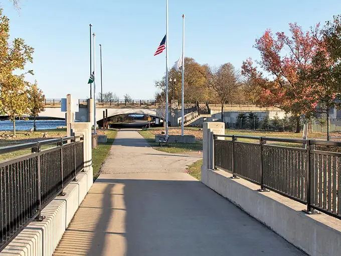 Old Glory waves hello: This patriotic scene reminds us that Island Park is more than just a pretty face – it's a slice of Americana.