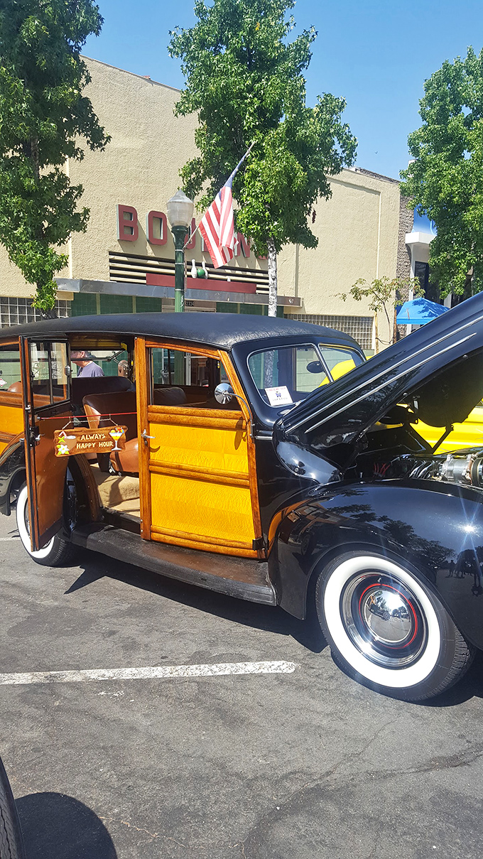 Classic cars and classic lanes – a match made in nostalgic heaven. Who's ready for a roll down memory lane?