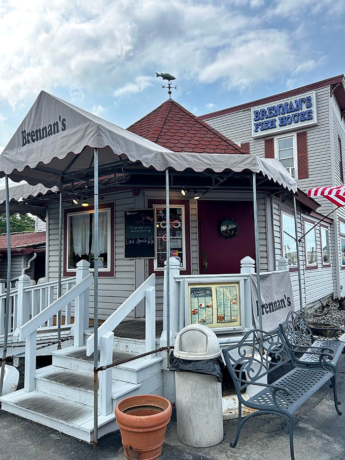 Stars, stripes, and seafood delights! Brennan's looks like it sailed straight out of a Norman Rockwell painting and anchored in Painesville.