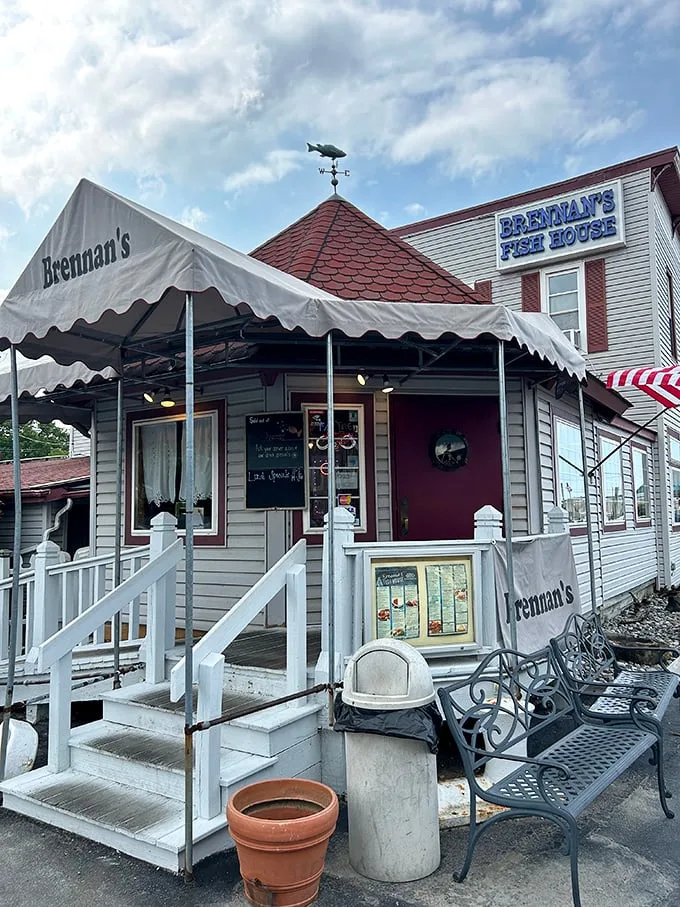 Stars, stripes, and seafood delights! Brennan's looks like it sailed straight out of a Norman Rockwell painting and anchored in Painesville.