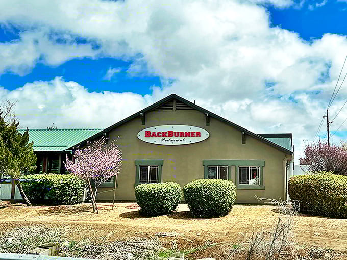Back Burner Restaurant: Don't let the name fool you – this place near Prescott should be front and center on your culinary radar. It's where comfort food gets a gourmet makeover.