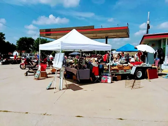 Lyons Flea Market: Where small-town charm meets big-time bargains. It's like a treasure map come to life!