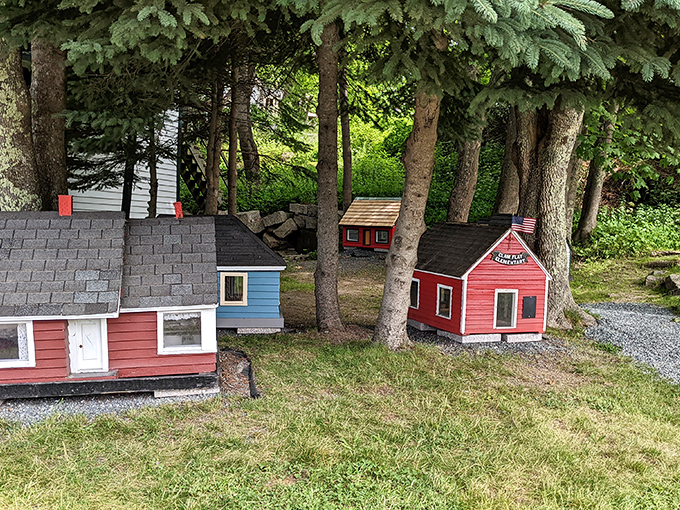 Honey, I shrunk the houses! These adorable miniatures capture Stonington's essence in bite-sized form. It's like a dollhouse village come to life.