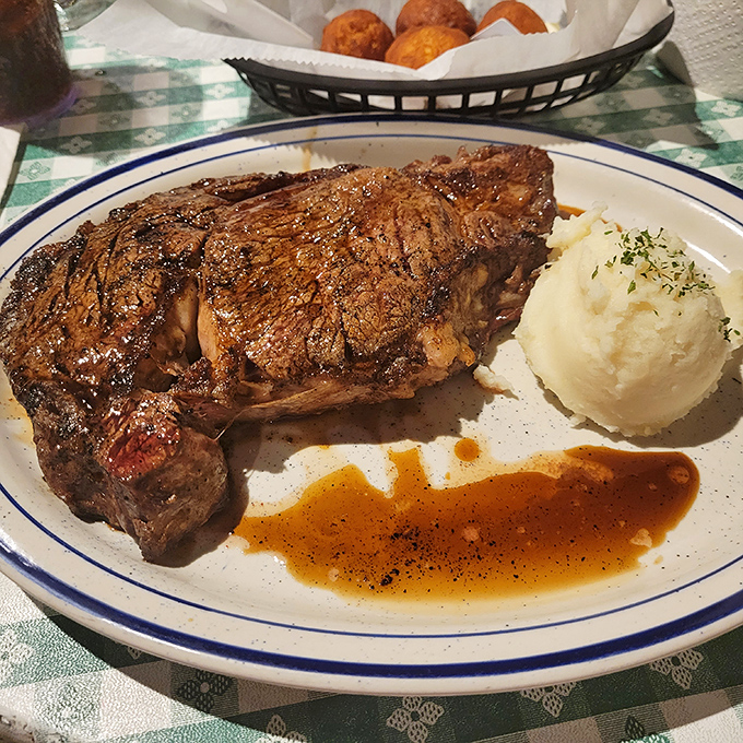 Steak and mashed potatoes: a classic duo that never goes out of style. This plate is so photogenic, it could have its own Instagram account.