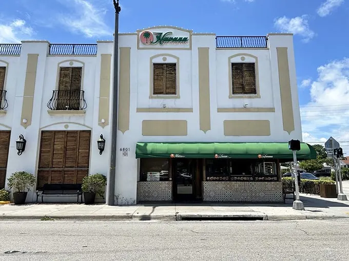 Havana Restaurant: Where palm trees sway and Cuban coffee flows 24/7. It's like jet-setting to Cuba without the hassle of customs!