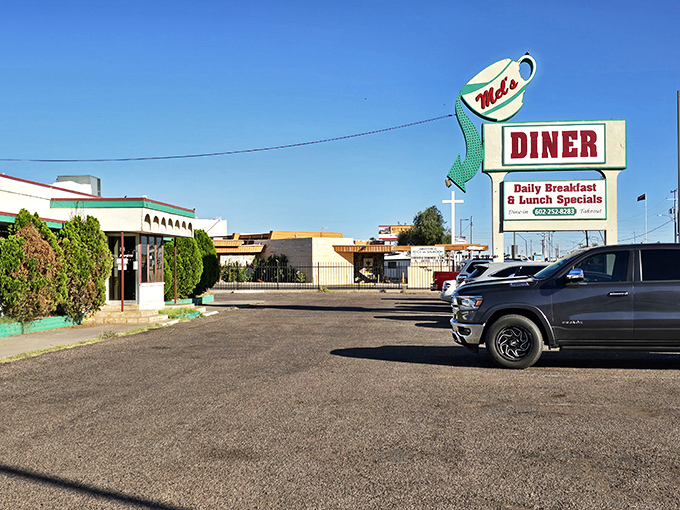 Step into Mel's and travel back in time. The only modern thing here is your appetite – everything else is delightfully retro!