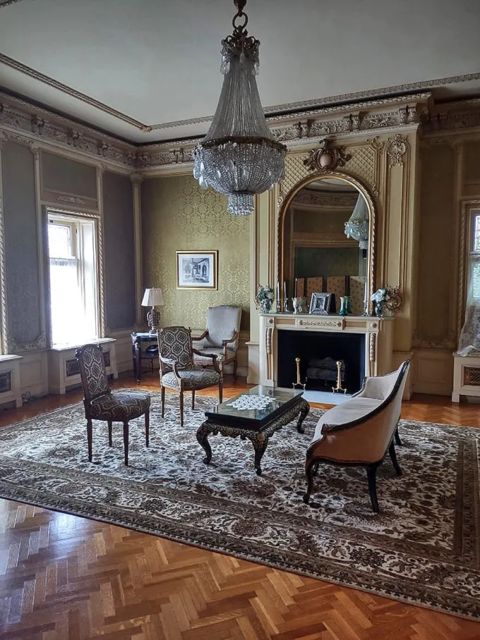 Forget man caves – this parlor is the ultimate relaxation zone. Just add a cup of tea and a good book.