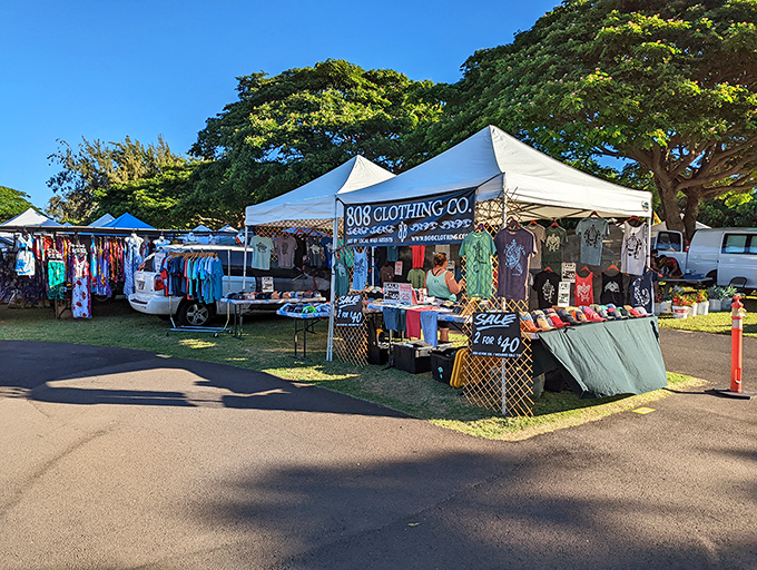 Aloha, bargain hunters! The Maui Swap Meet is where treasure-seeking becomes an Olympic sport. May the odds be ever in your favor!