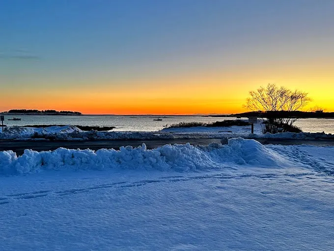 Winter wonderland meets ocean blue - it's like Mother Nature's own snow globe, but way cooler (pun intended).