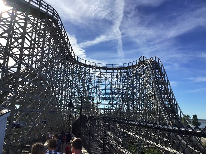 The calm before the storm. As you climb towards coaster heaven, take a moment to appreciate the artistry of wooden rollercoaster engineering.