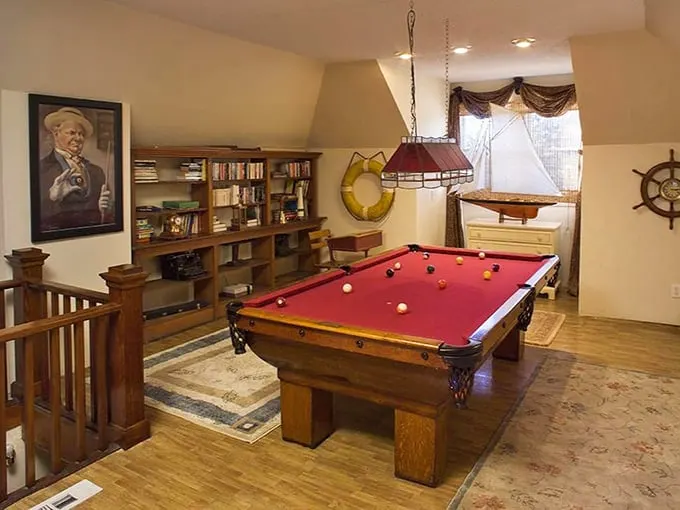 Gentlemen's club meets family fun. With this pool table, you can channel your inner Paul Newman from "The Hustler" – but keep it family-friendly!