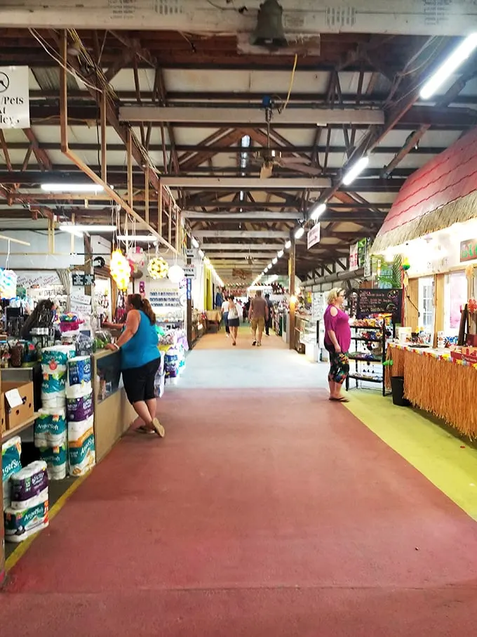 Smiley's Flea Market: Where the early bird gets the worm… and maybe a vintage birdcage to go with it!