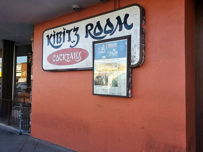 Rock 'n' roll meets rye bread at The Kibitz Room. Where else can you chase your pastrami with a side of live music?
