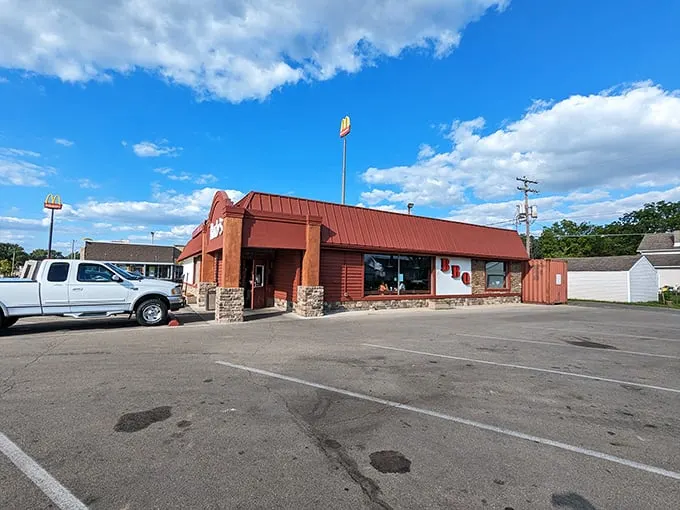 Brick exterior, simple sign – it's not trying to impress anyone... except your taste buds.