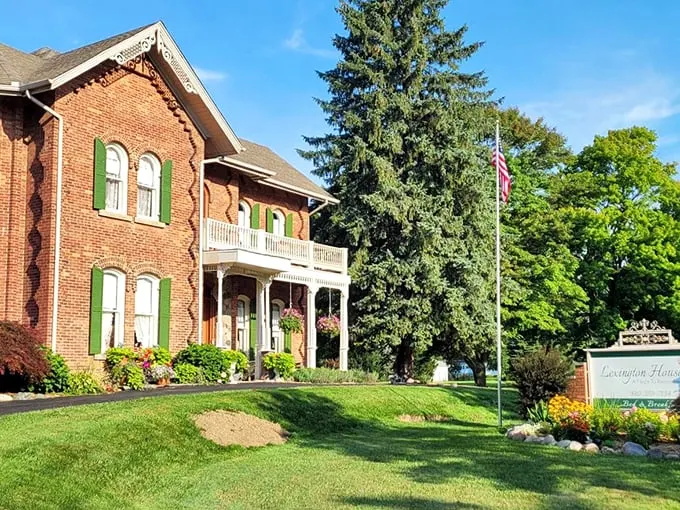 The Lexington House: where history meets hospitality. It's like stepping into a time machine, but with better Wi-Fi.