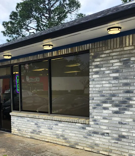 unassuming donut shop arkansas ftr