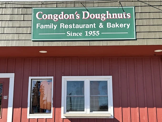 A red barn-like building that's more tempting than a siren's call. Congdon's Doughnuts stands ready to lure in unsuspecting dieters and willing indulgers alike.